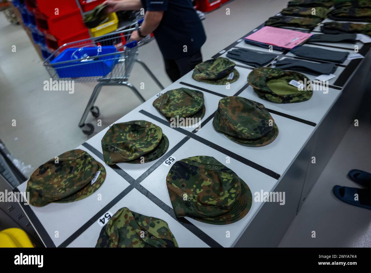 Shooting etiquette hi-res stock photography and images - Alamy