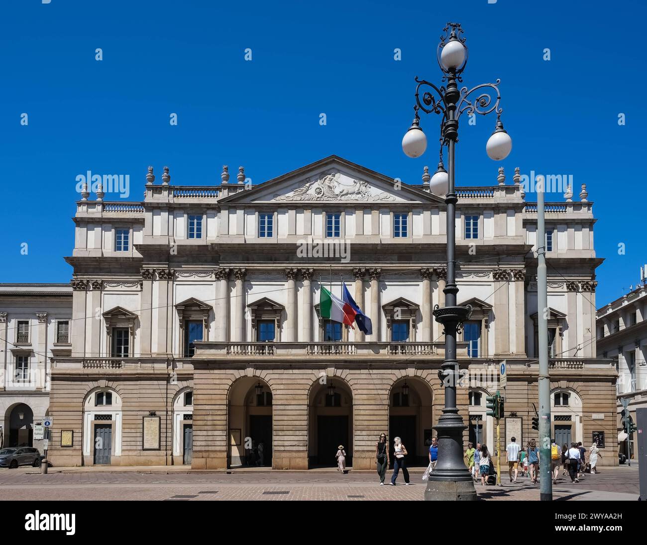 Exterior of La Scala, world renowned Opera House, Piazza della Scala ...