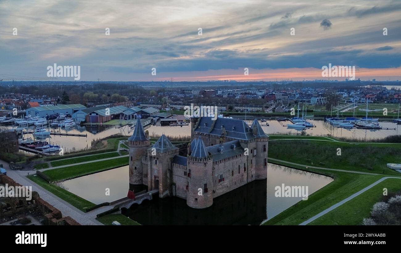 Modern castles hi-res stock photography and images - Alamy