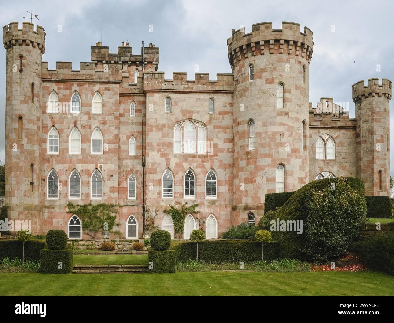 CHOLMONDELEY CASTLE GARDENS, MALPAS, CHESHIRE Stock Photo - Alamy