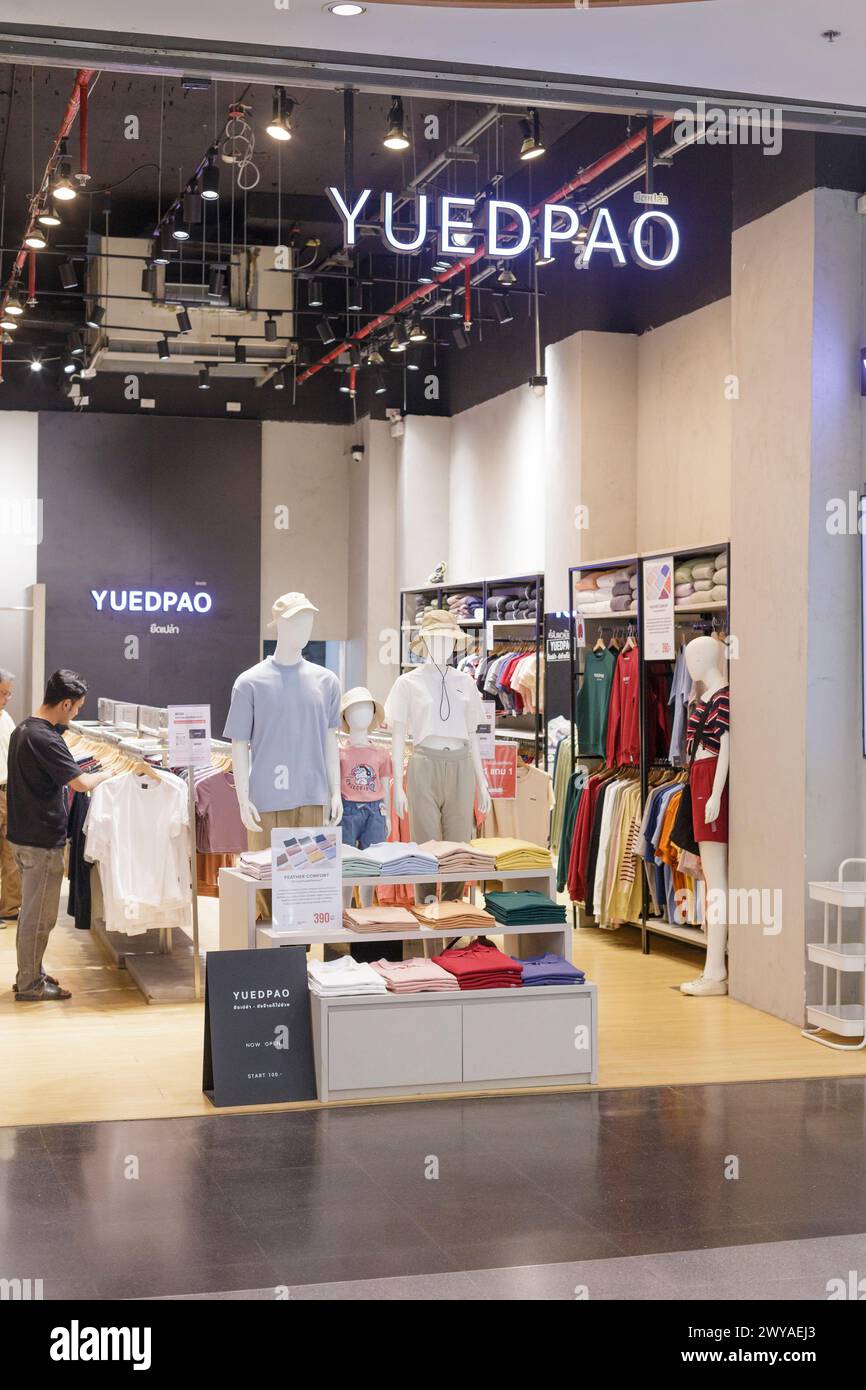 Yuedpao shop at Central shopping mall Stock Photo - Alamy