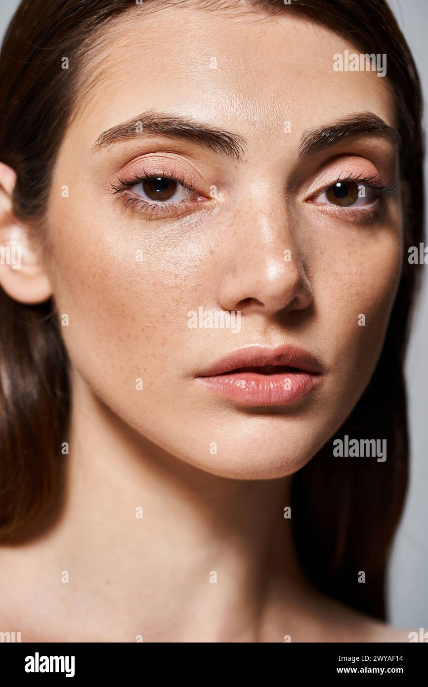 Deep brown eyes hi-res stock photography and images - Alamy