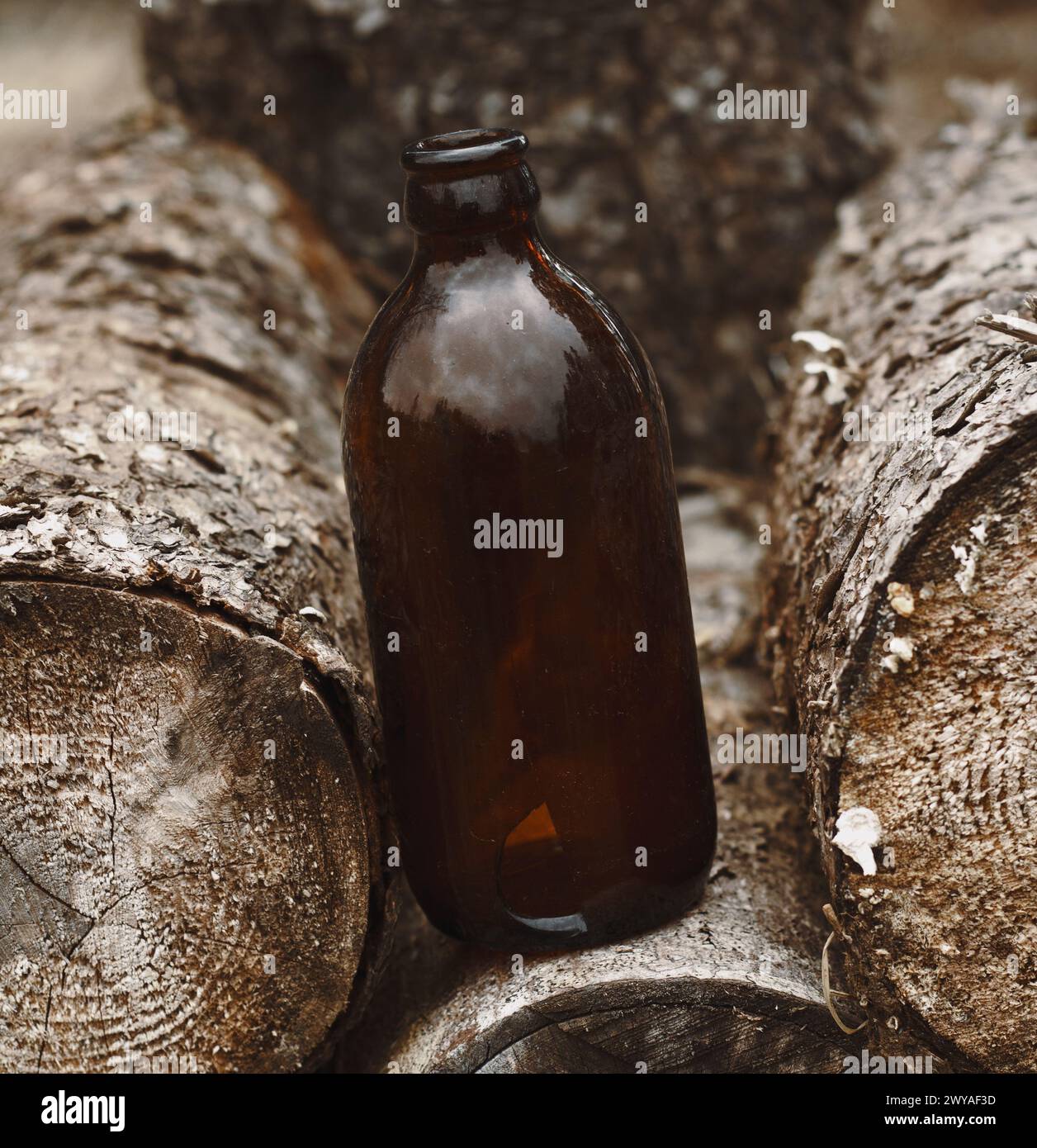 Stubby bottle hi-res stock photography and images - Alamy