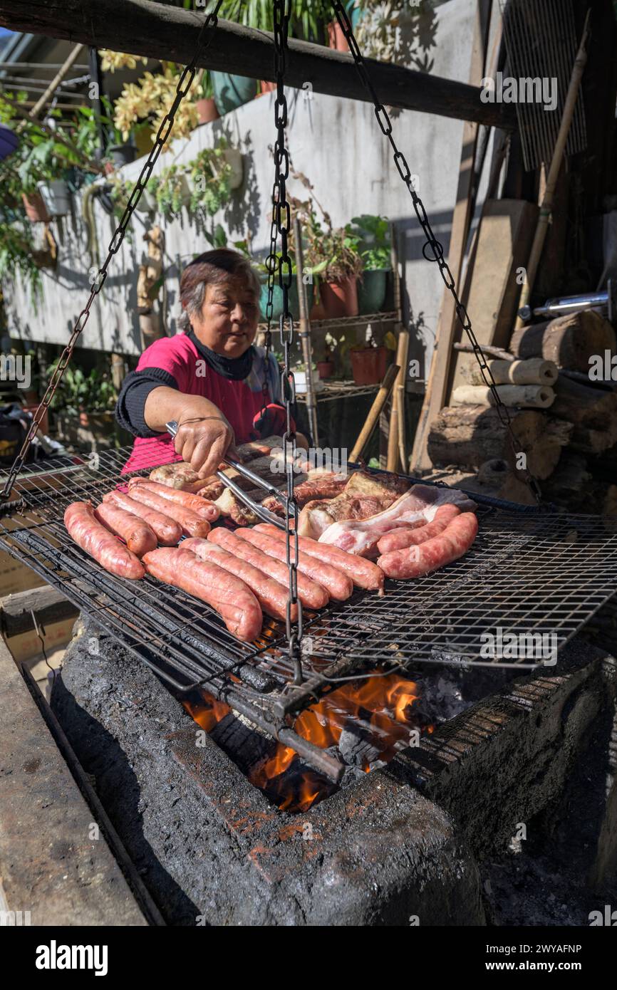 Grilling on street cooking hi-res stock photography and images - Alamy