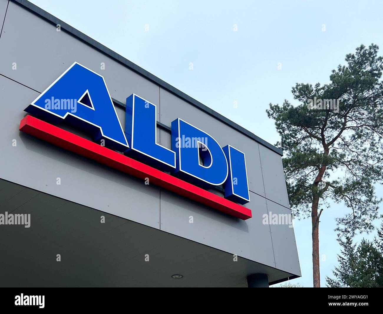 Außenwerbung Logo ALDI Nord *** Outdoor advertising logo ALDI North ...