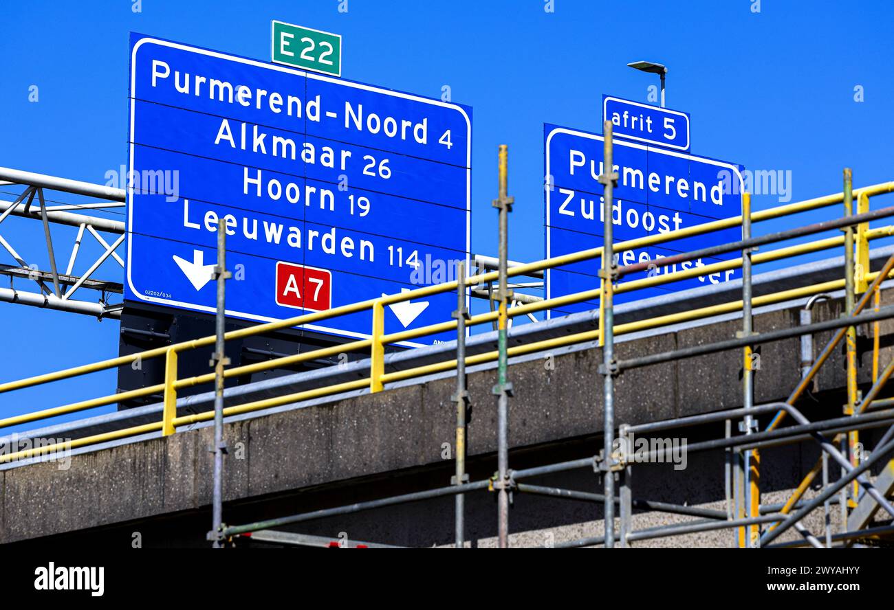 PURMEREND - The bridge over the A7 near Purmerend. Due to the closure ...