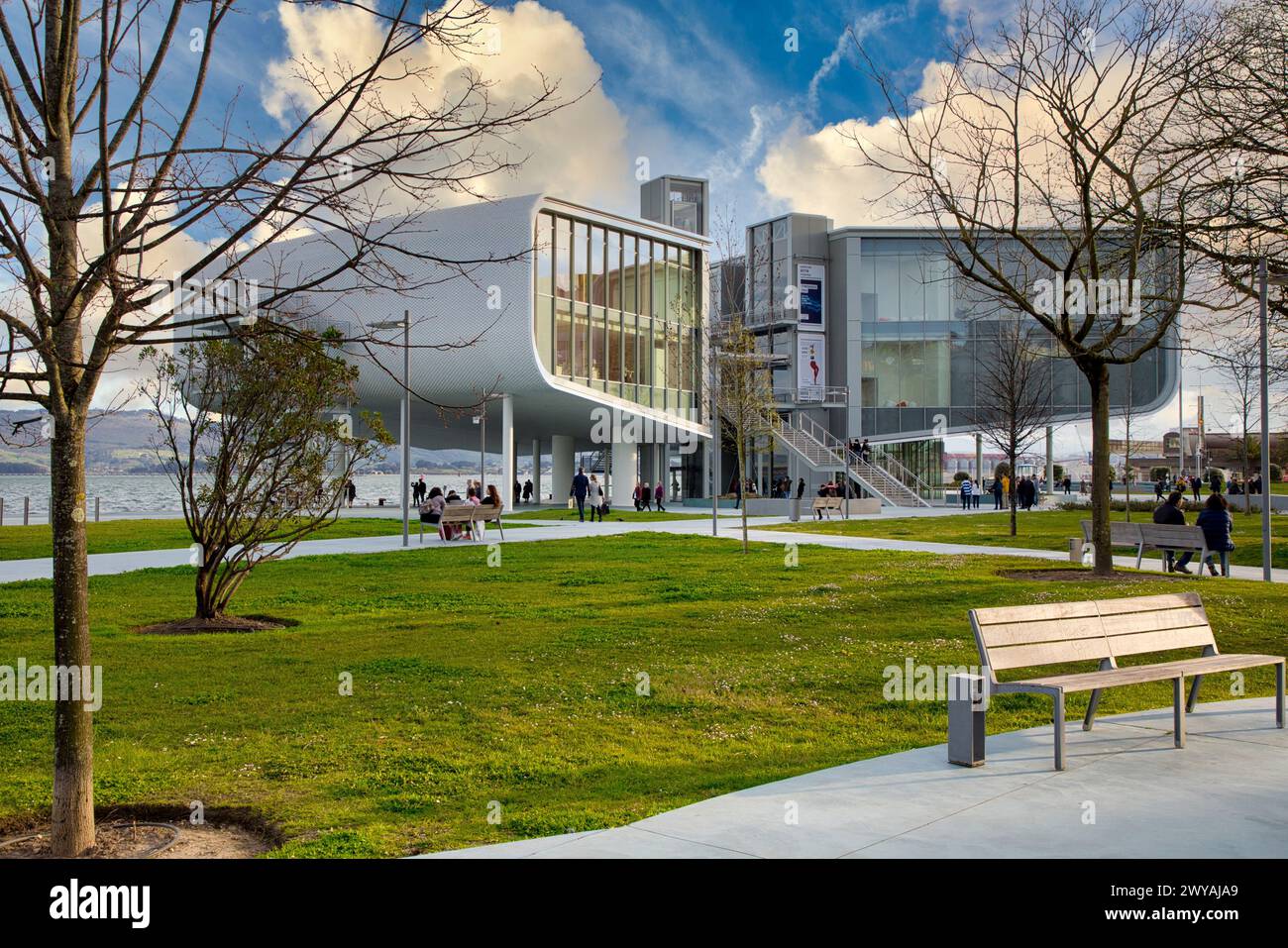 Botin Center Museum Art and Culture, Architect Renzo Piano, Jardines de ...