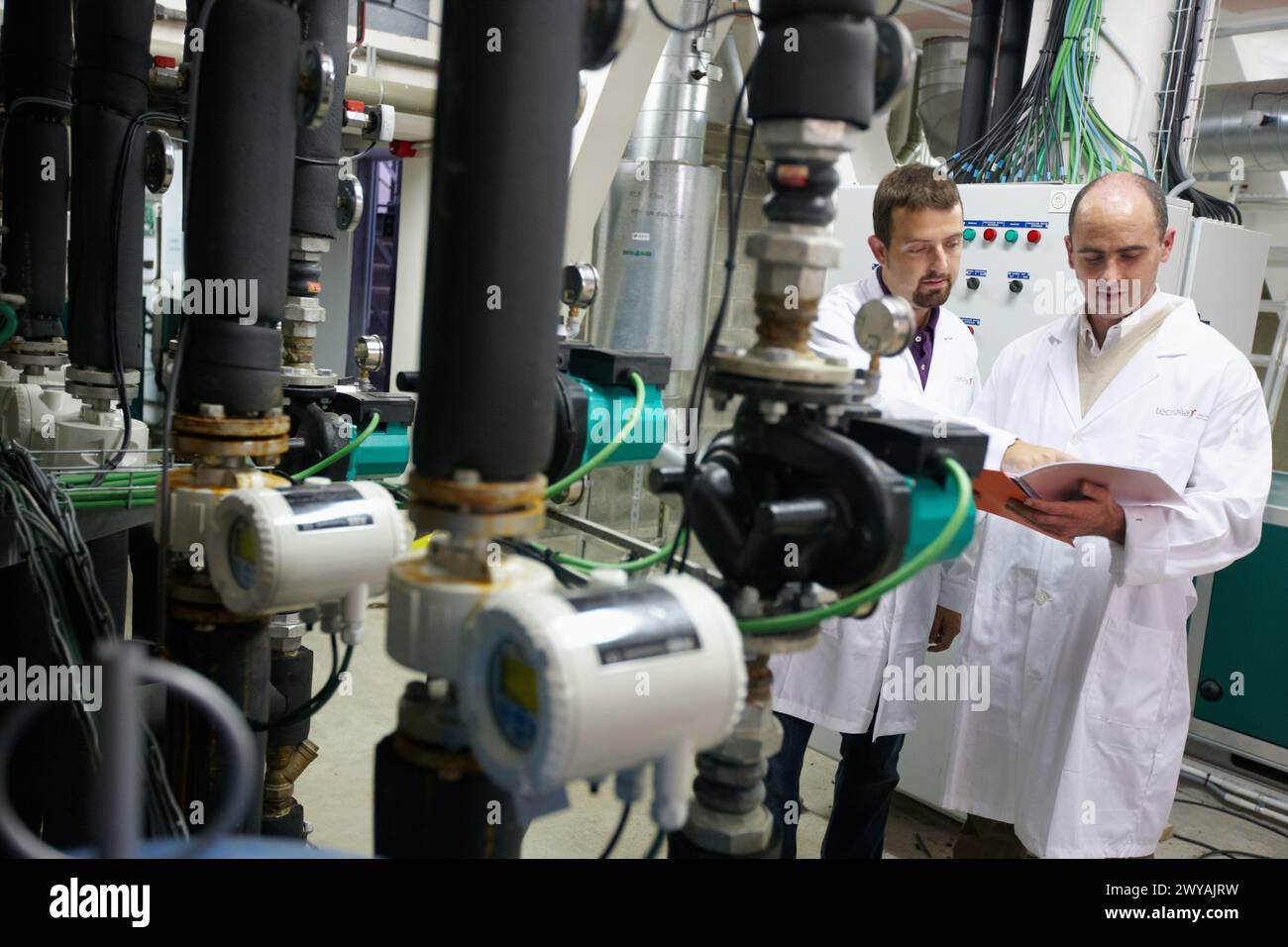 Block distribution of hot and cold water, water pumps, Kubik ...