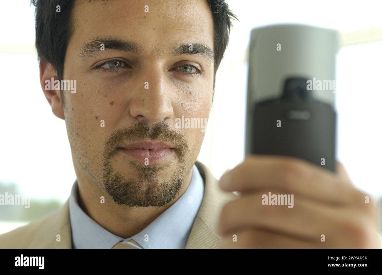 Using cameras and phones hi-res stock photography and images - Alamy