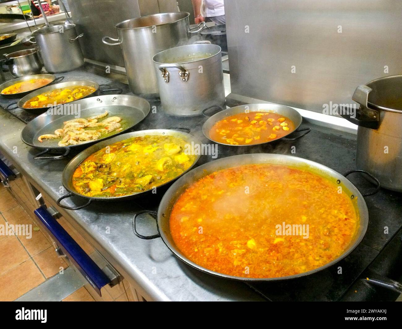 Spanish restaurant interior no people hi-res stock photography and ...
