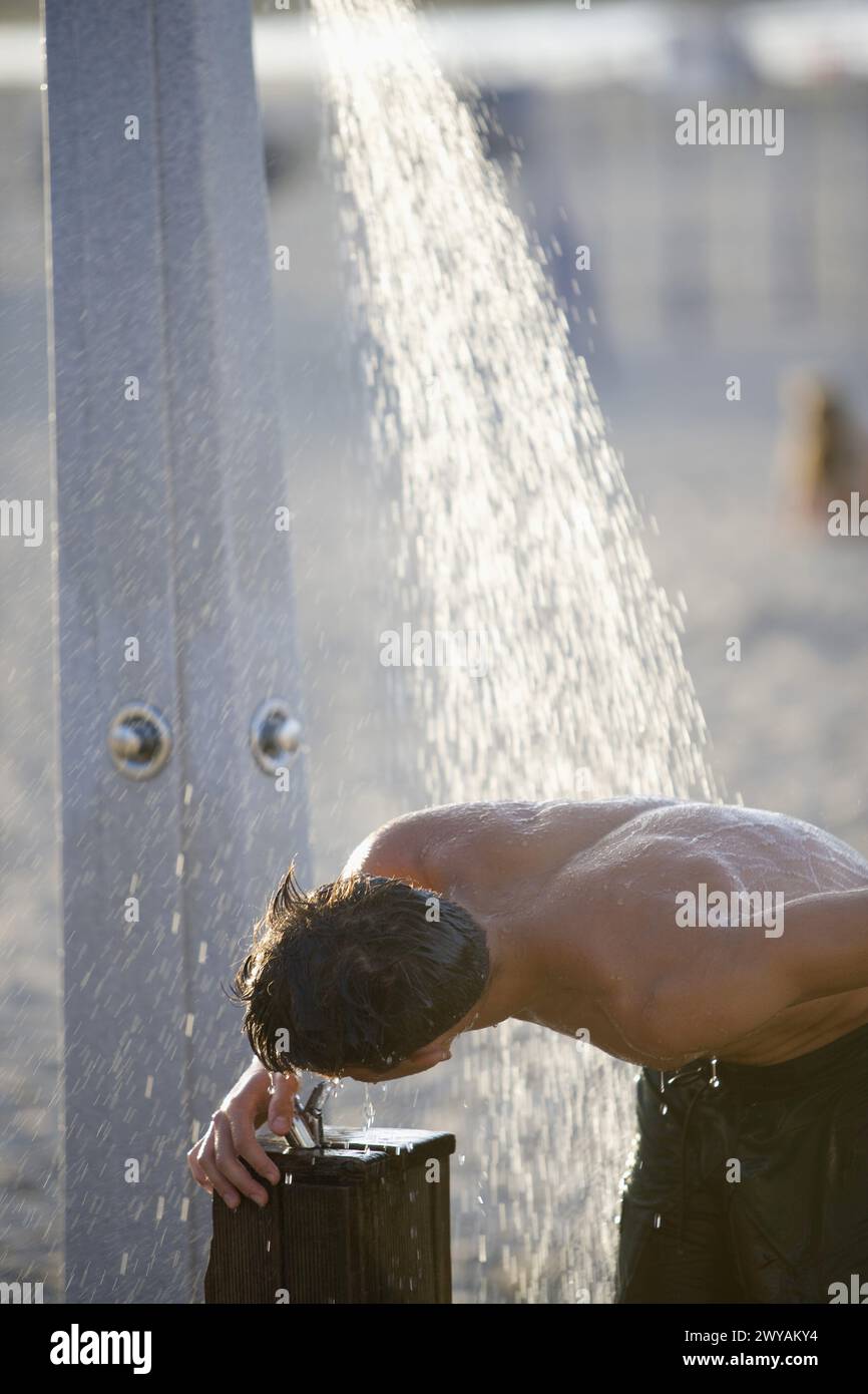 Outside beach showers hi-res stock photography and images - Alamy
