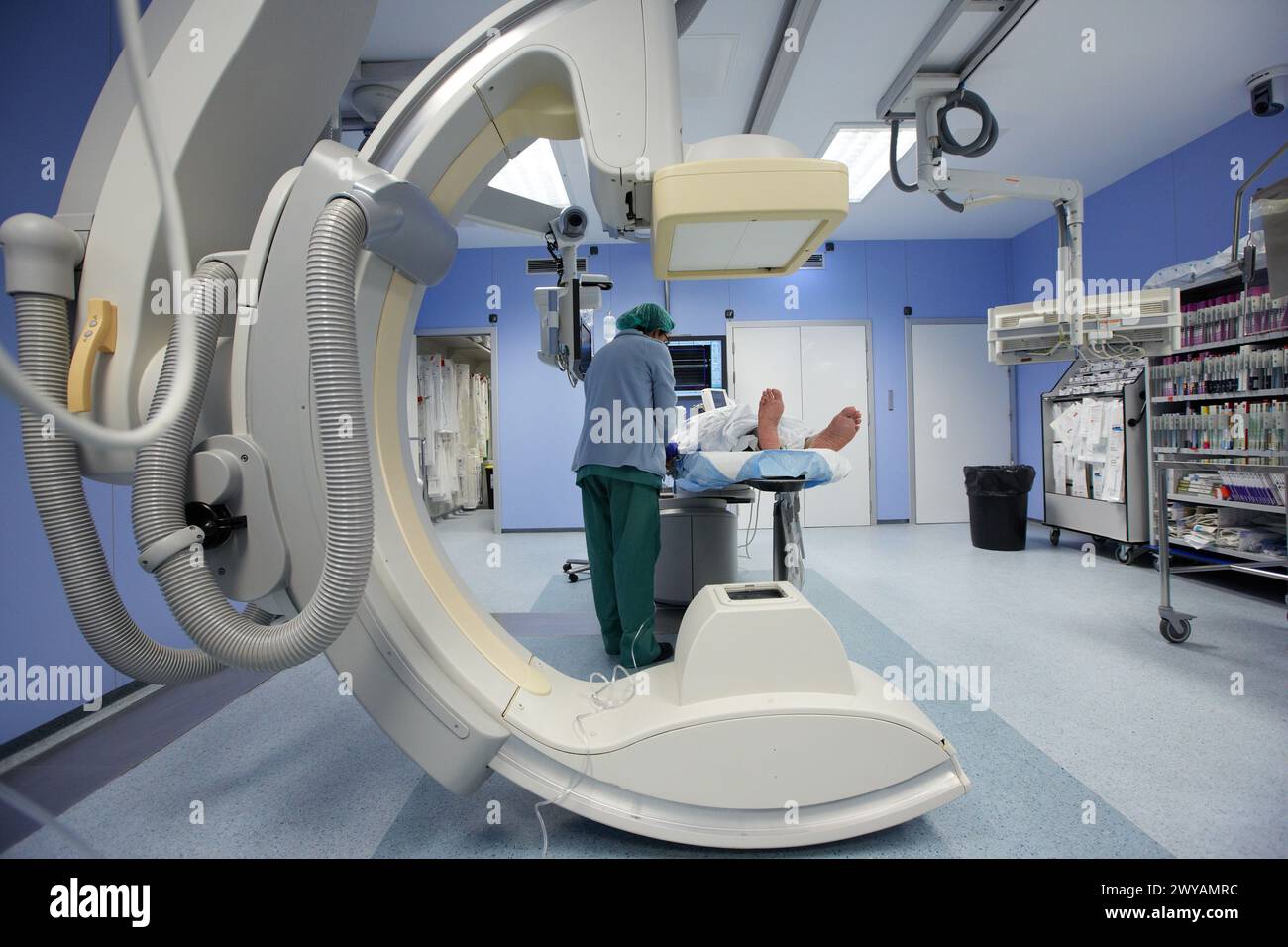 Vascular interventional radiology hi-res stock photography and images ...