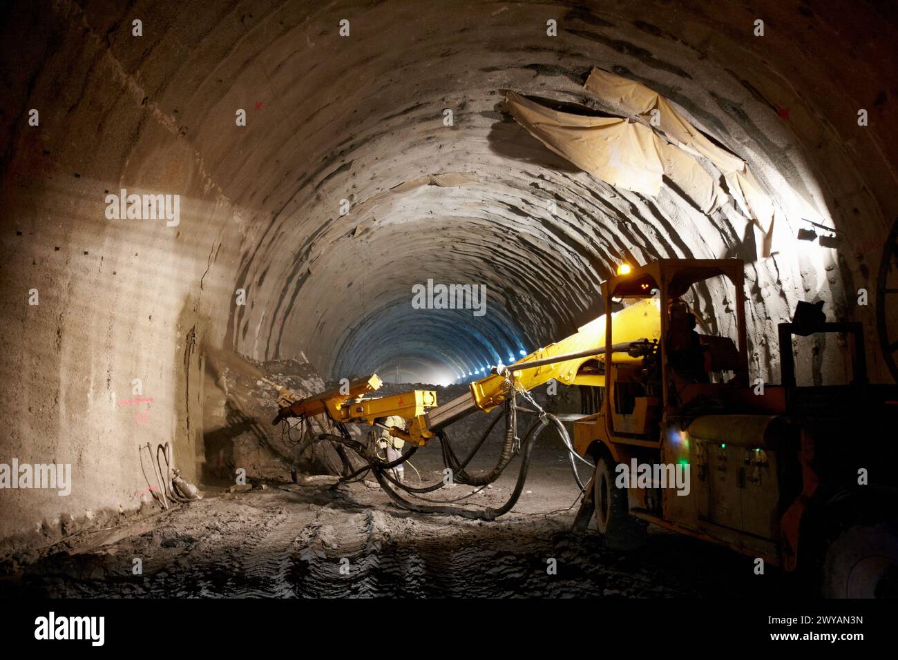 Shotcrete, gunite application, Tunnel construction, Works of the new ...