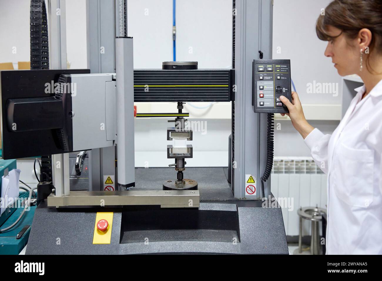 Tensile testing machine hi-res stock photography and images - Alamy