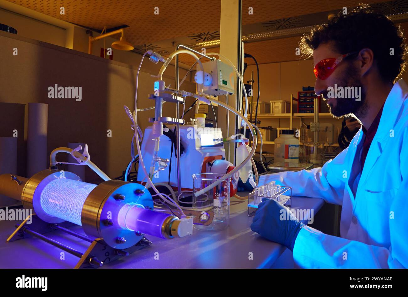 Photocatalytic slurry reactor hi-res stock photography and images - Alamy