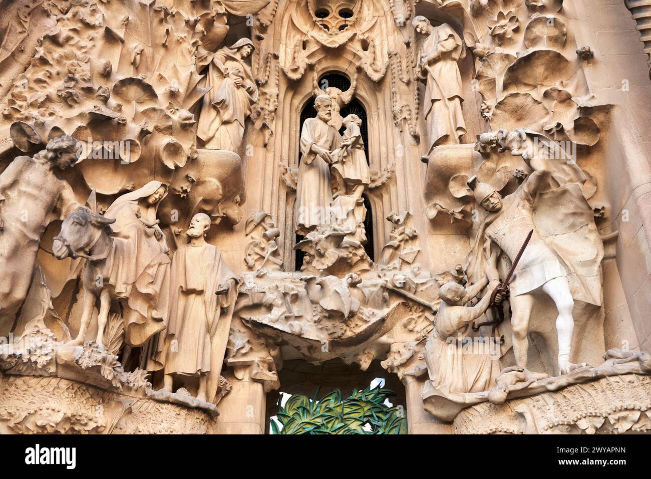 Fachada de la Natividad, La Sagrada Familia Basilica. Barcelona. Spain ...