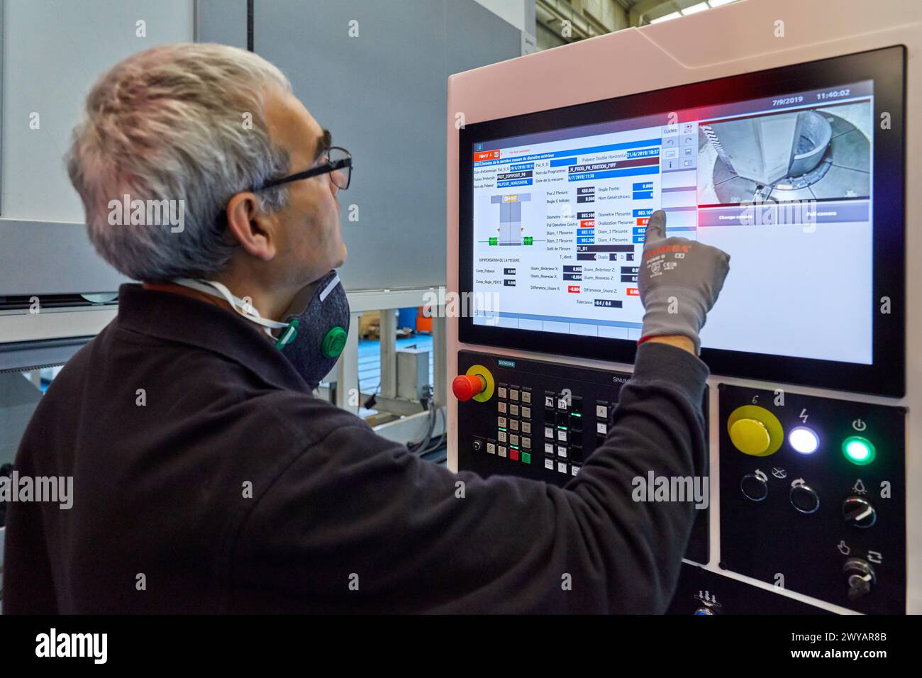 Machining Centre, CNC, Vertical turning and Milling lathe. Design ...