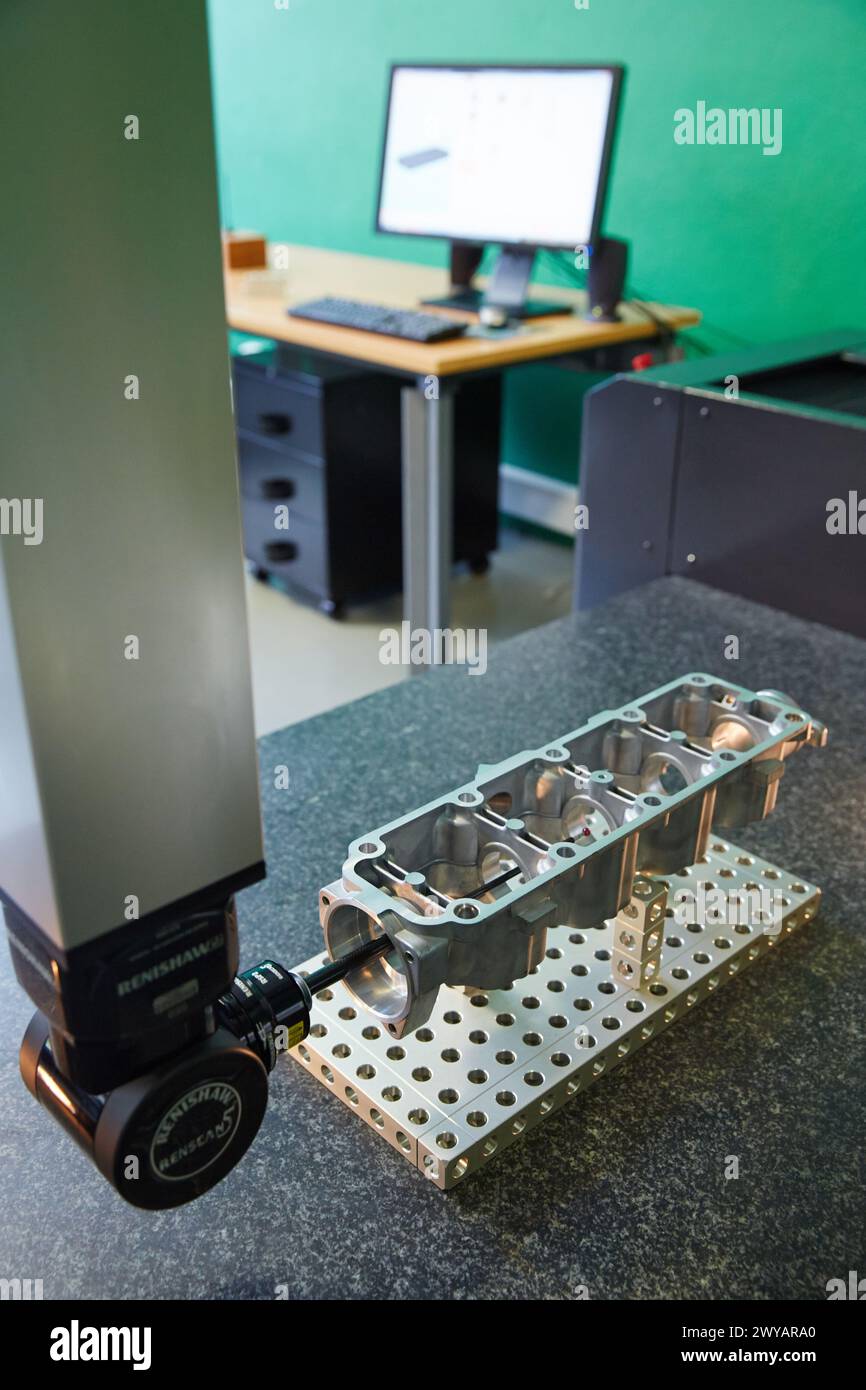 Revo probe. Inside diameter measurement. Measurement of a piece in CMM ...