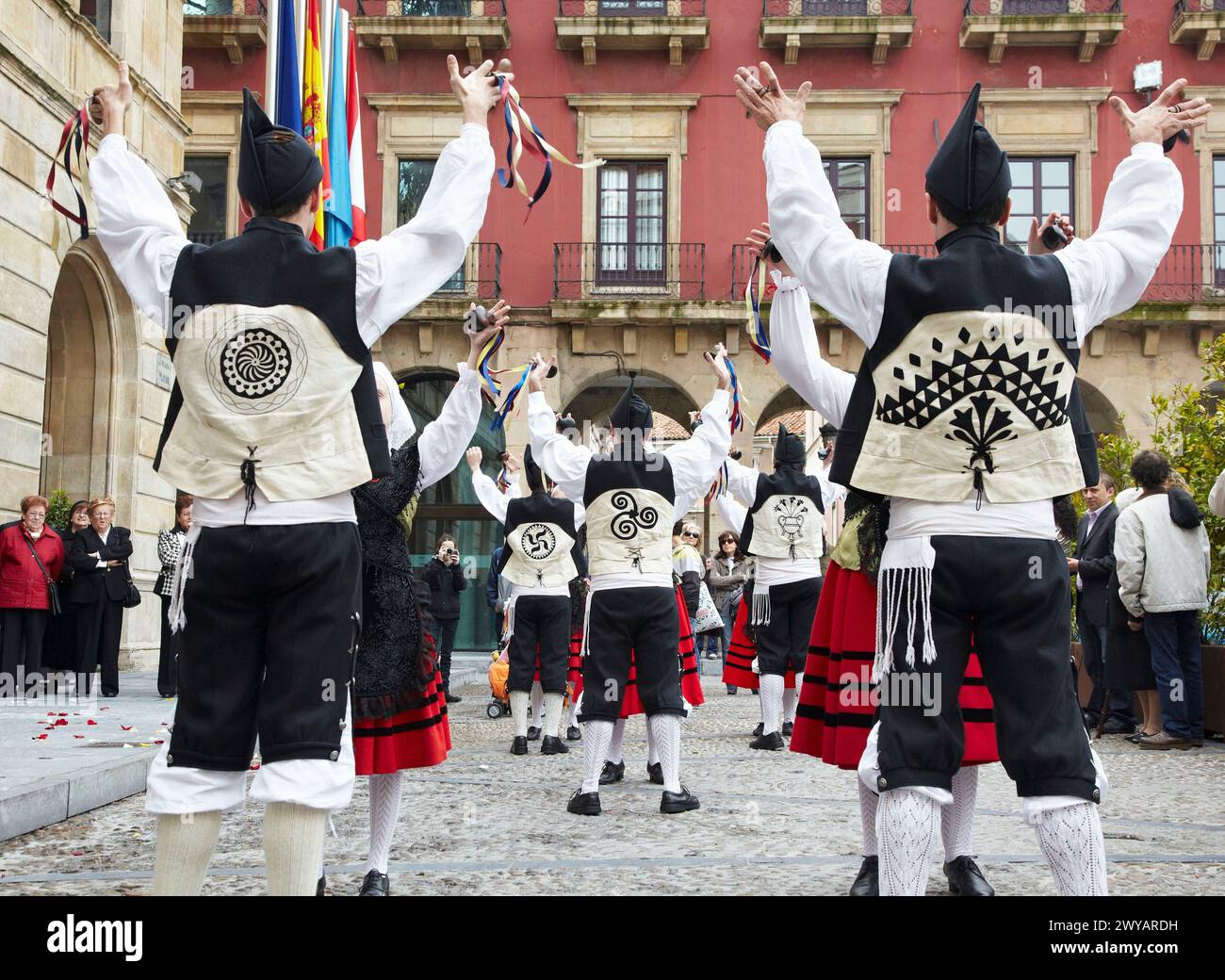 Folk dance, Asturian folklore, Plaza mayor, Gijon, Asturias Spain Stock ...