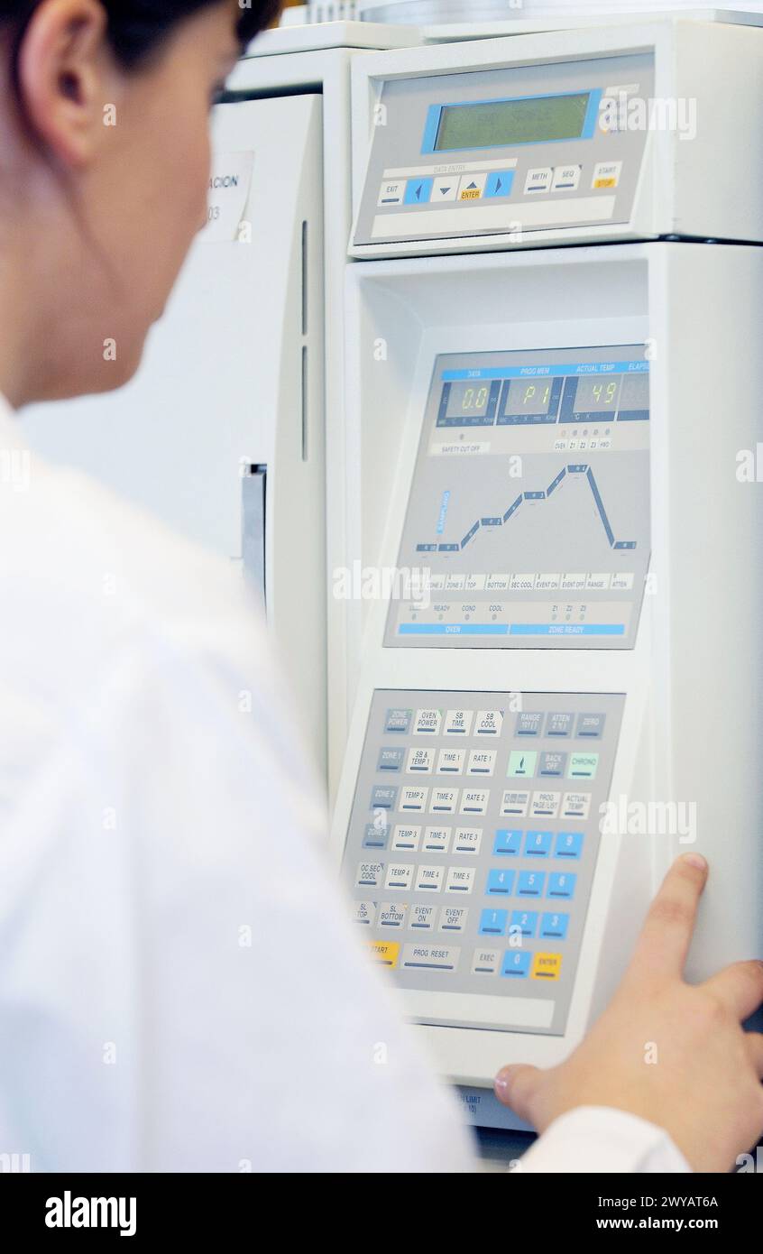 Gas Chromatographer With Thermal Conductivity Detector Tcd Electron Capture Detector Ecd