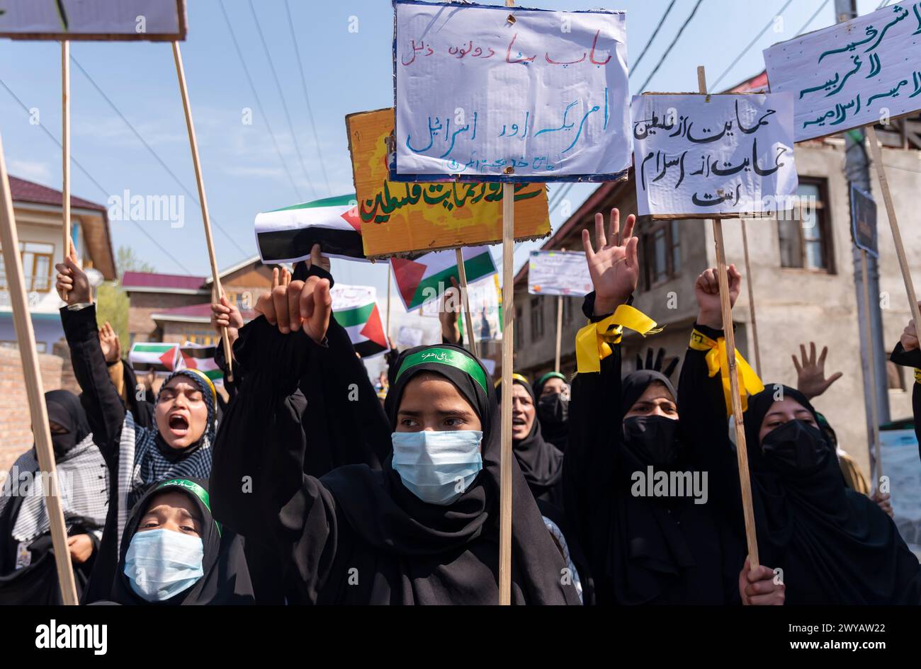 Kashmiri Muslim women shout Anti Israel and Anti America slogans as ...