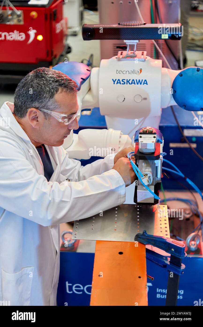 Flexible lines hi-res stock photography and images - Alamy