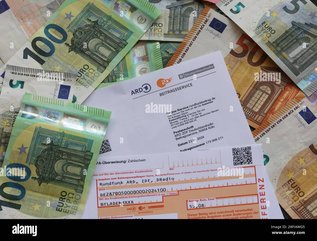 Hier der Blick auf Formulare der GEZ, Gebühreneinzugszentrale, ARD ZDF ...