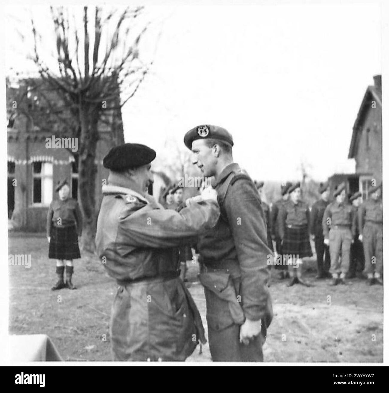 THE C-in-C WITH HIS FORWARD TROOPS - Original wartime caption: The C-in ...