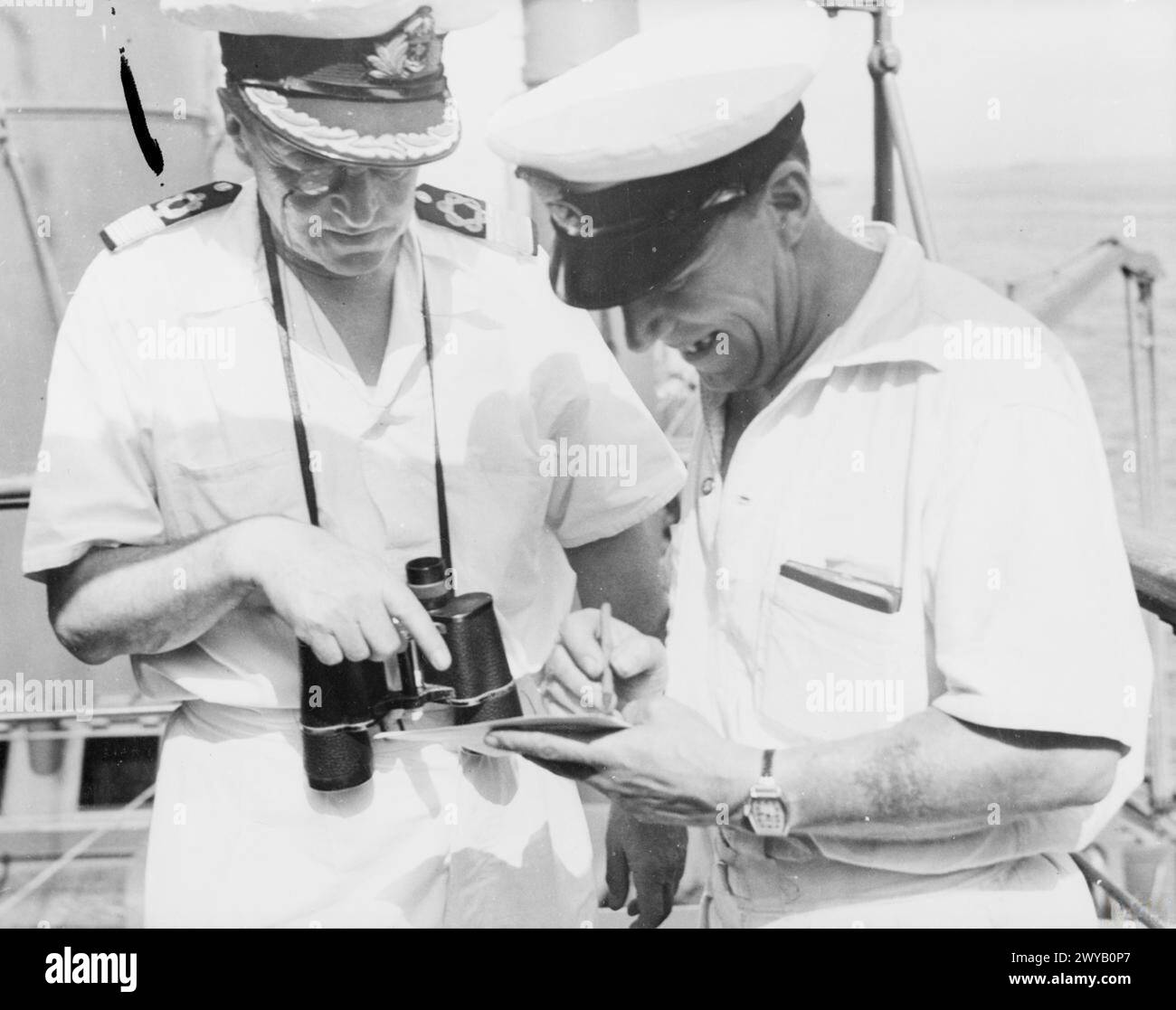 Staff signals hi-res stock photography and images - Alamy