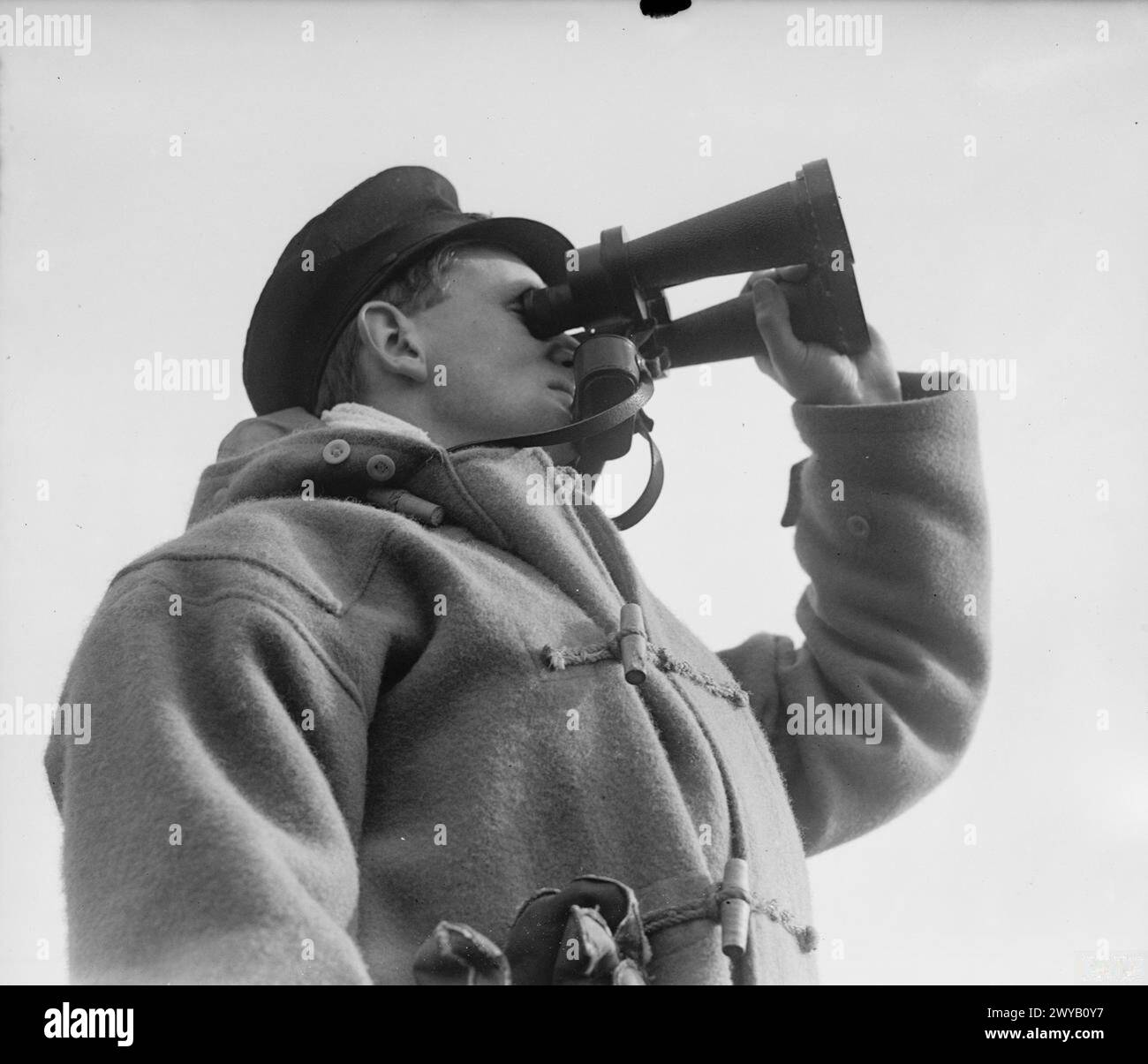 WITH THE ROYAL NAVAL COASTAL FORCE, DOVER. 11 FEBRUARY 1942, DOVER. - A ...