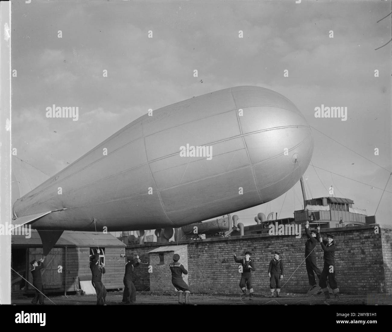 THE ROYAL NAVY DURING THE SECOND WORLD WAR - Ratings bringing out an ...