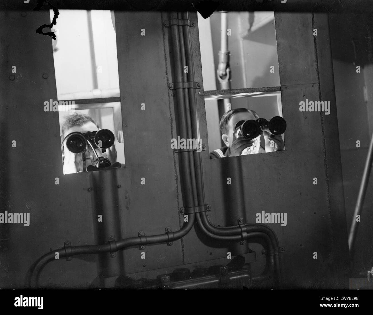 DESTROYERMEN OF THE ROYAL NAVY TRAIN IN MODERN SCHOOL SHIP. SEPTEMBER ...