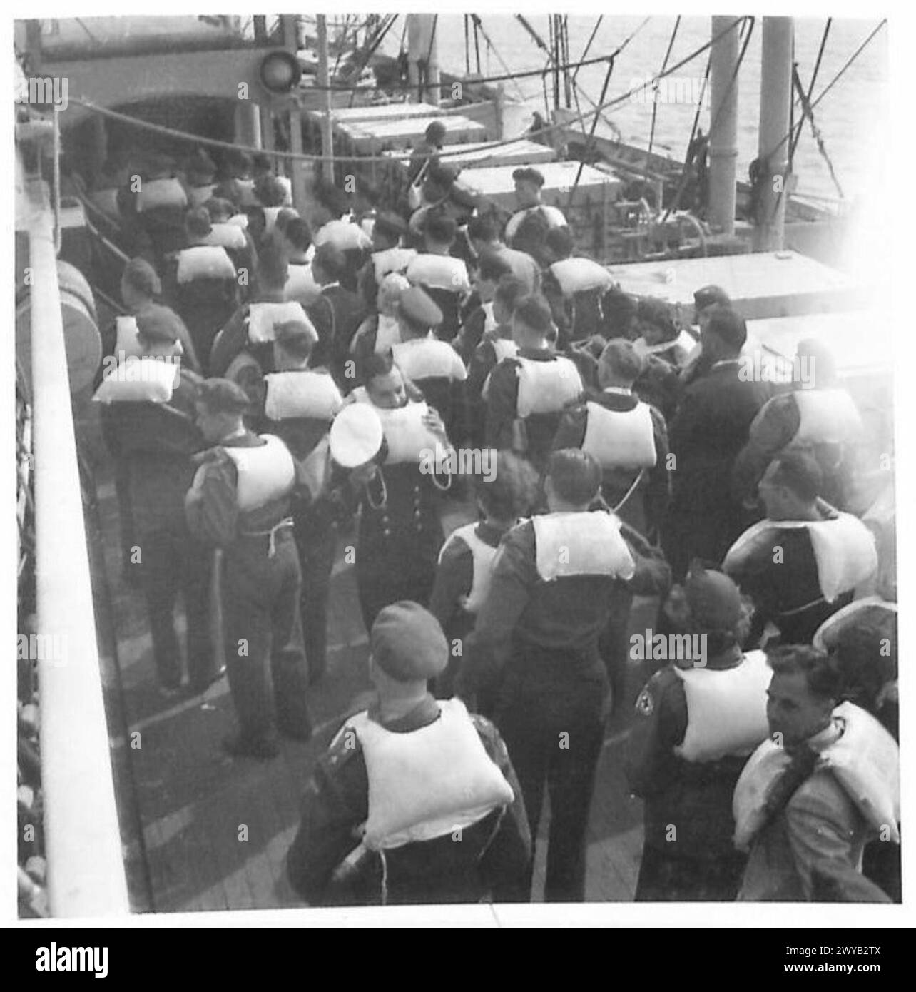 Hmtroopship Queen Elizabeth Original Wartime Caption Scene On Deck During Boat Drill