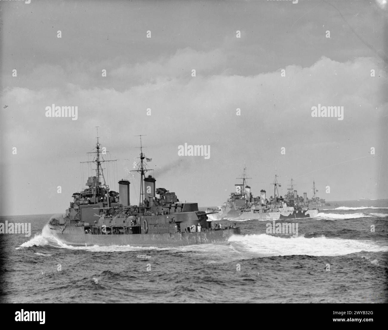 Cruisers warships hi-res stock photography and images - Alamy