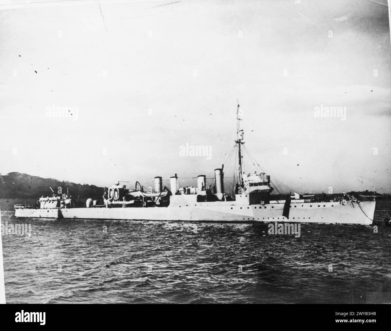 HMS BRIGHTON, BRITISH TOWN CLASS DESTROYER. 1940. SHE IS AN EX-USA ...
