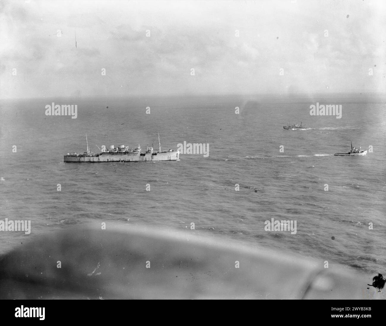 Ship distress signals hi-res stock photography and images - Alamy