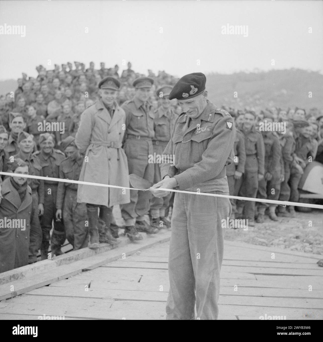 General Montgomery officially opens the Bailey bridge over the Sangro ...