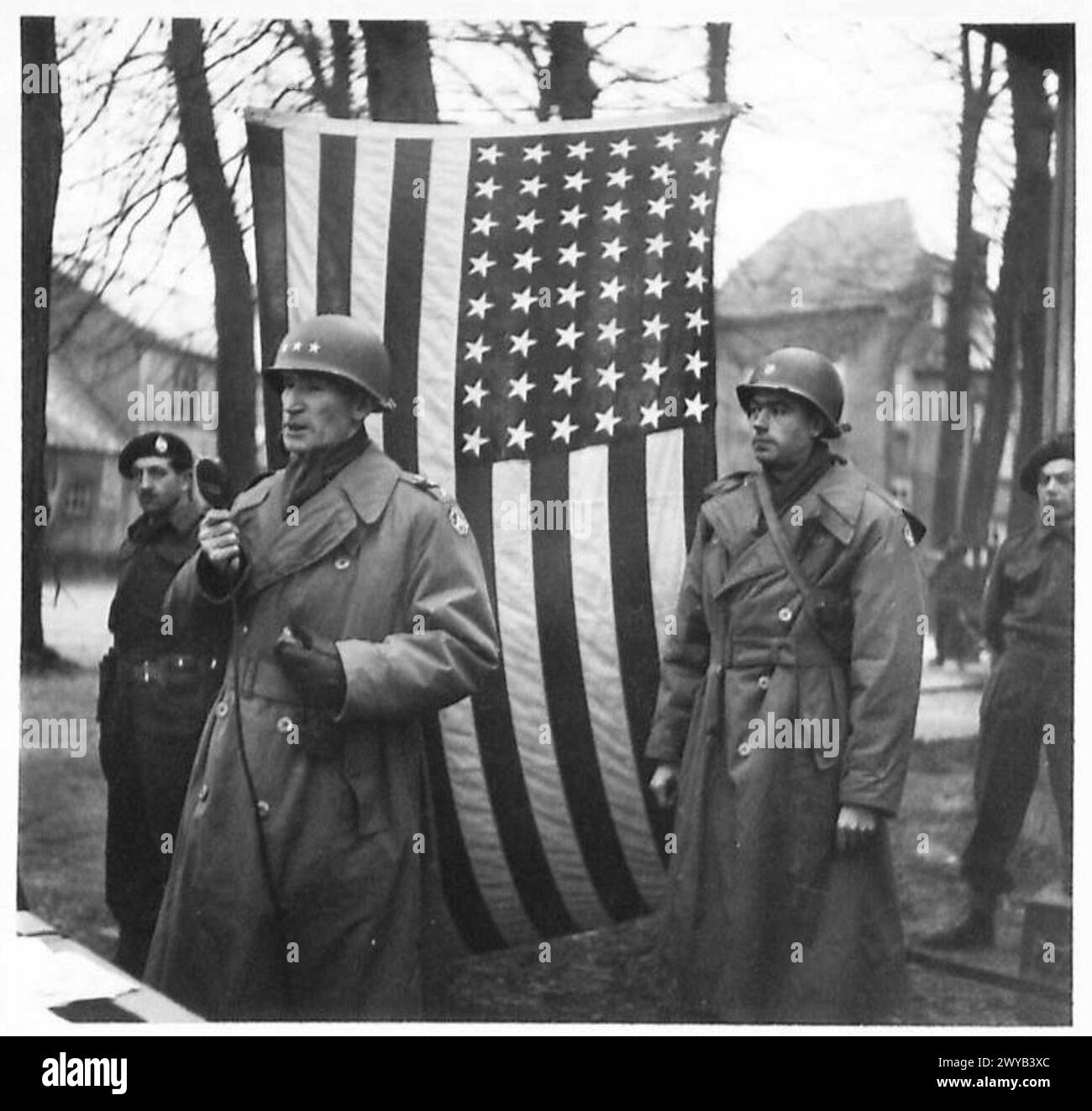 The U.S. Ninth Army General Officer Commanding commends the men of 141 ...