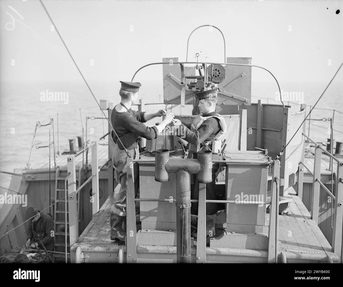 MOTOR MINESWEEPER: A LITTLE SHIP WITH A BIG JOB. MARCH 1943, ABOARD HM ...