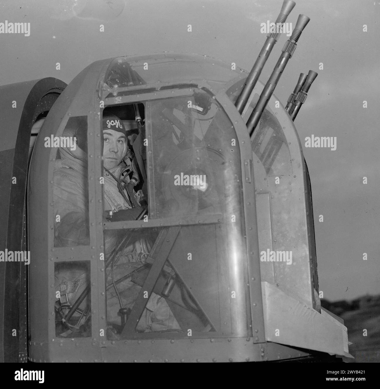 Lancaster bomber rear hi-res stock photography and images - Alamy