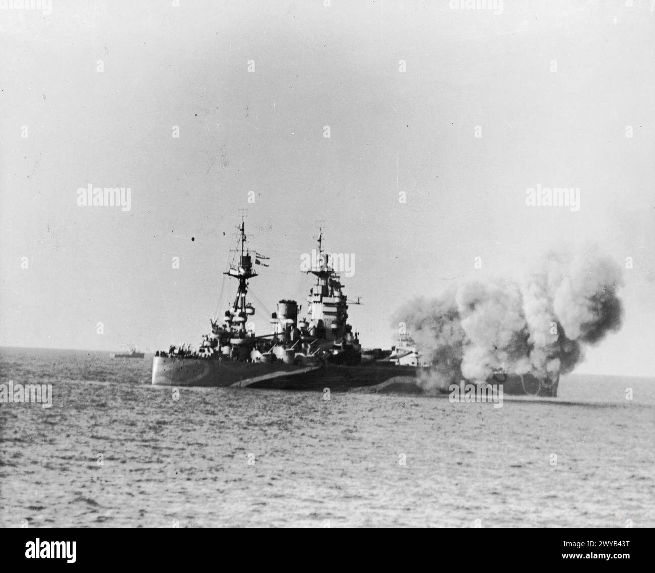 Battleship firing 1944 hi-res stock photography and images - Alamy