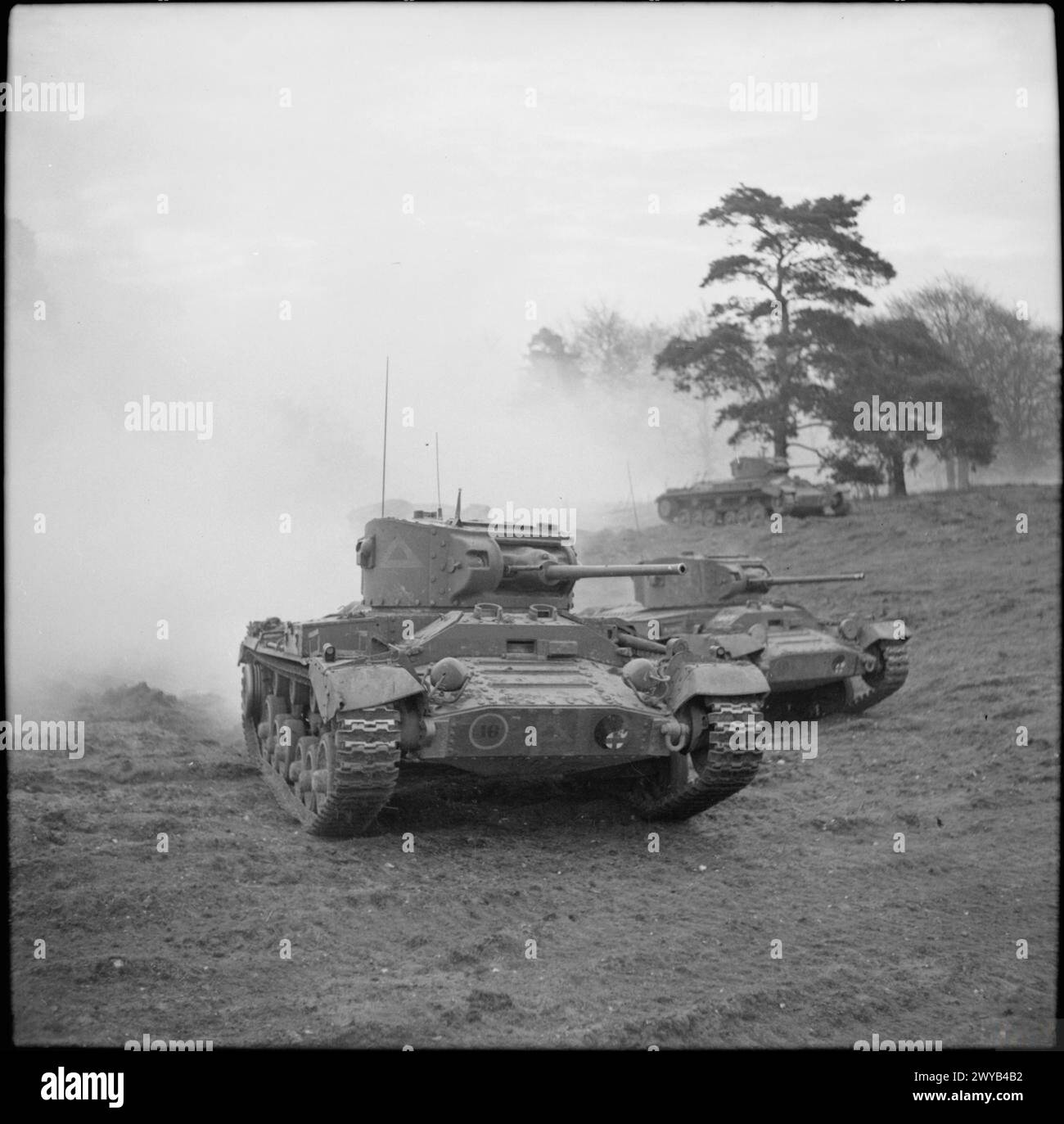 THE BRITISH ARMY IN THE UNITED KINGDOM 1939-45 - Valentine tanks ...