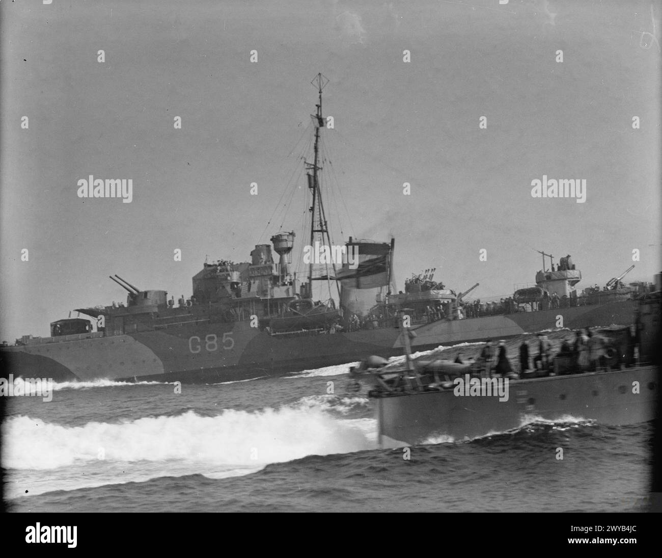 DESTROYERS CARRY OUT EXERCISES. SEPTEMBER 1940, ON BOARD HMS KELVIN ...
