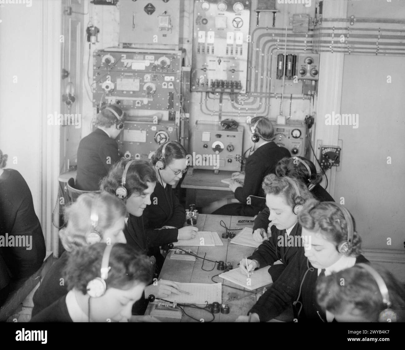 WIRELESS TELEGRAPHIST WRENS IN TRAINING. 10 JANUARY 1942, HMS UNICORN ...