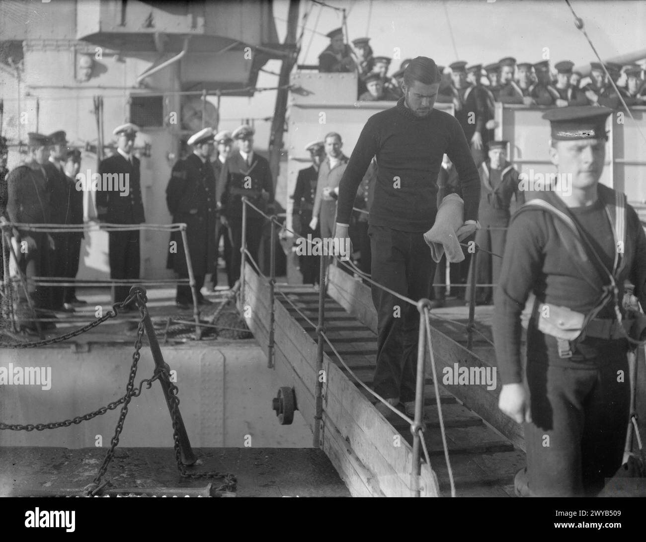 HMS HESPERUS RAMS AND SINKS GERMAN U-BOAT AND PICKS UP 36 PRISONERS. 16 ...