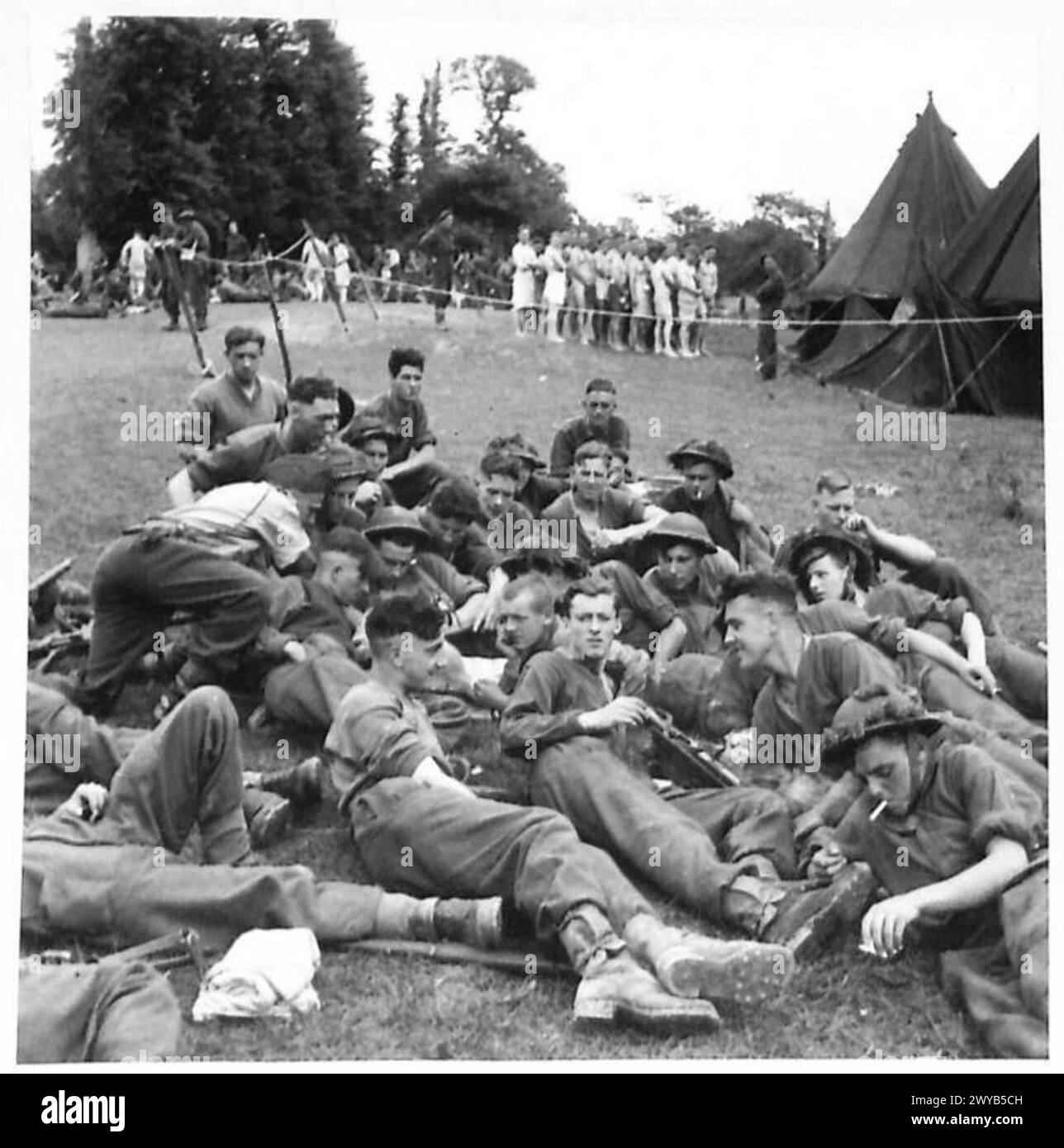 BRITISH TROOPS TAKE A BATH - Original wartime caption: British troops ...