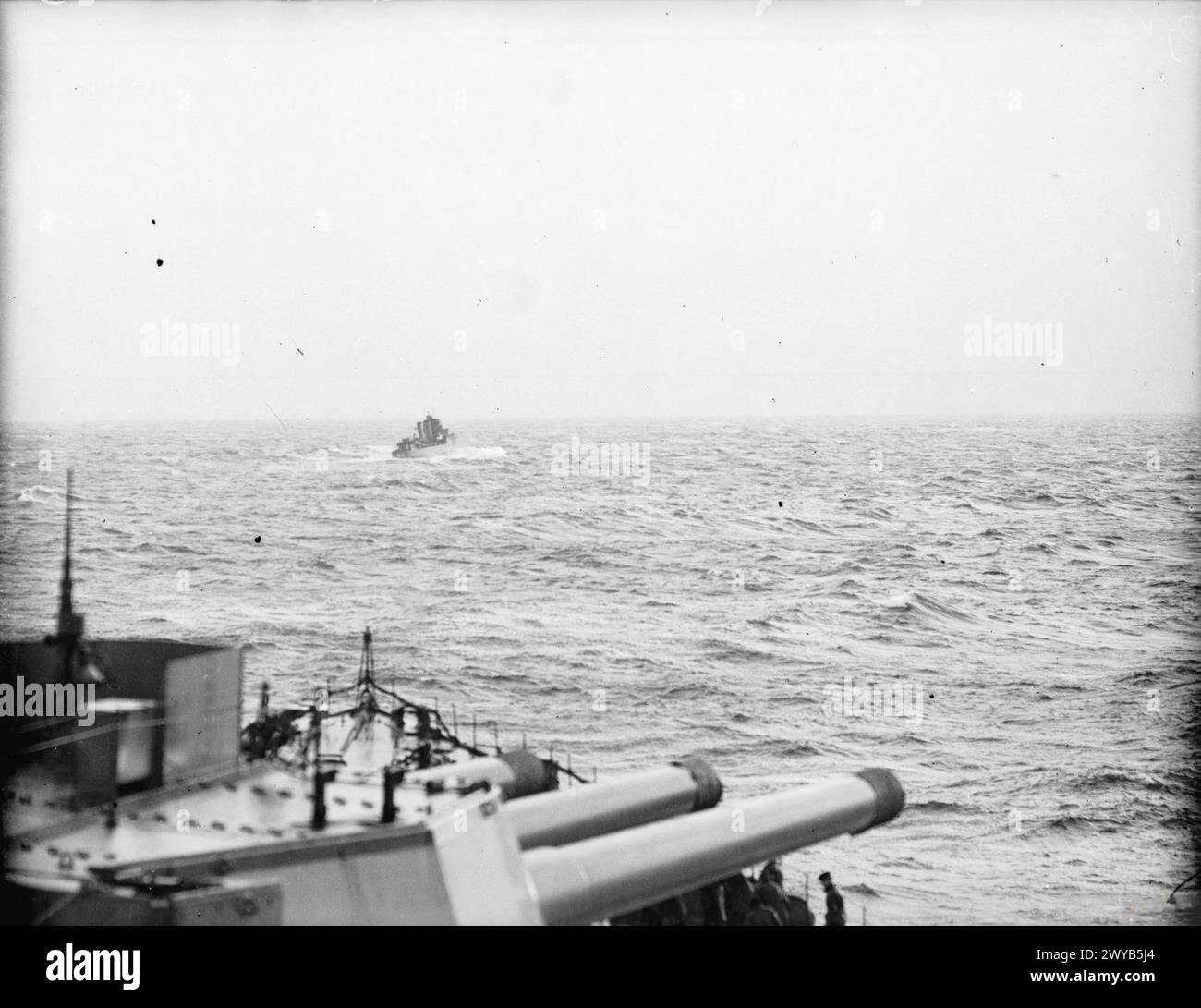 SCENES ON BOARD A BATTLESHIP AT SEA. 1940 OR 1941. - The destroyer HMS ...