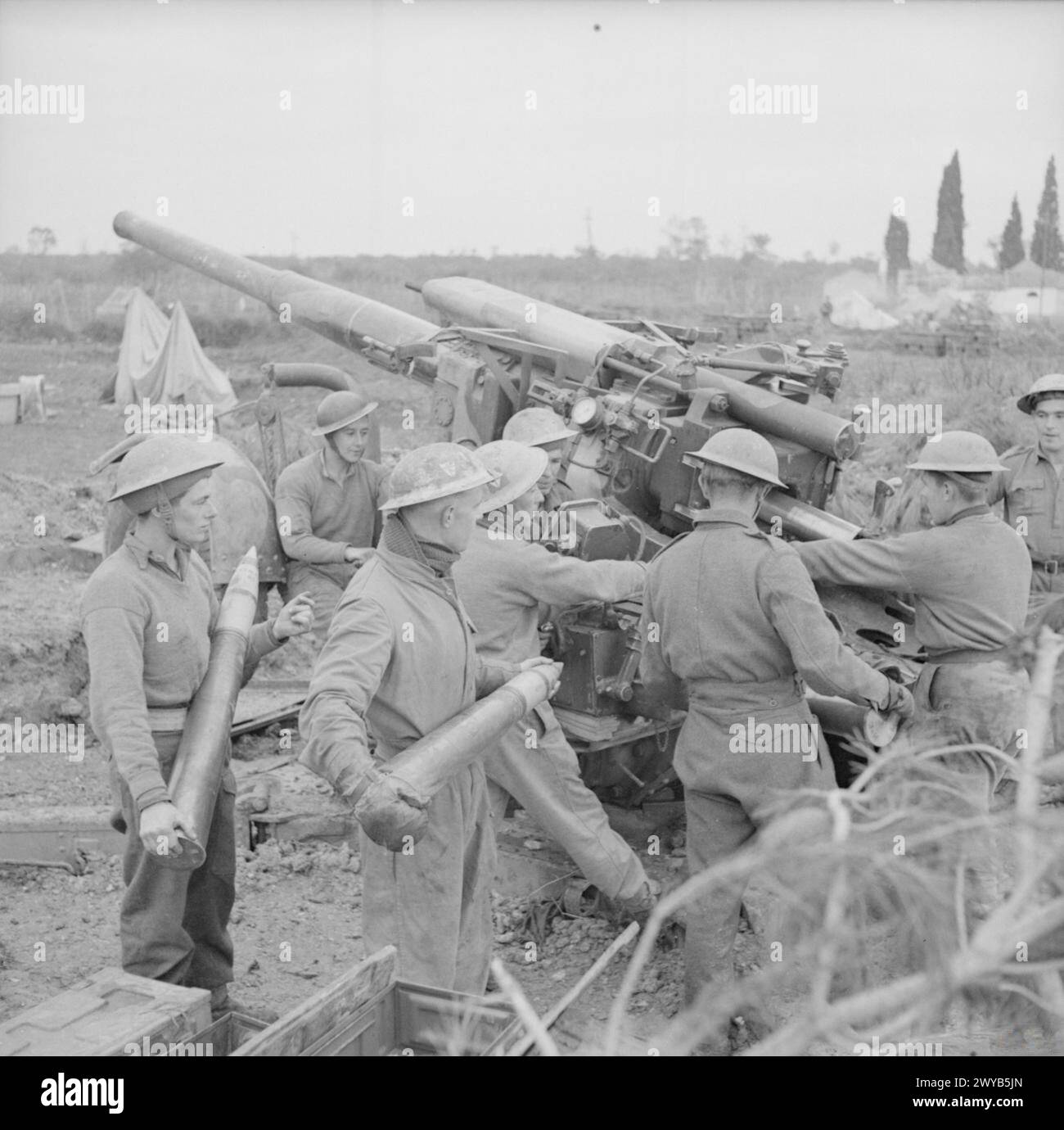 15 inch gun battery hi-res stock photography and images - Alamy