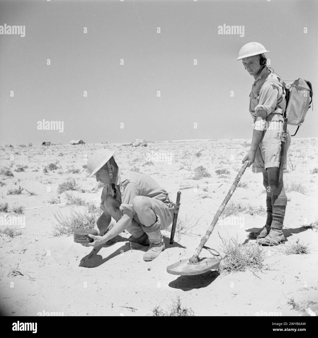 THE BRITISH ARMY IN NORTH AFRICA 1942 - Sappers of the Royal Engineers ...