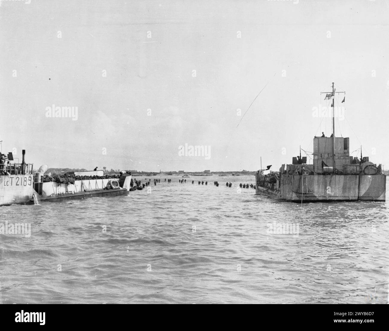 THE ROYAL NAVY DURING THE SECOND WORLD WAR - LCT 2189 supported by a ...